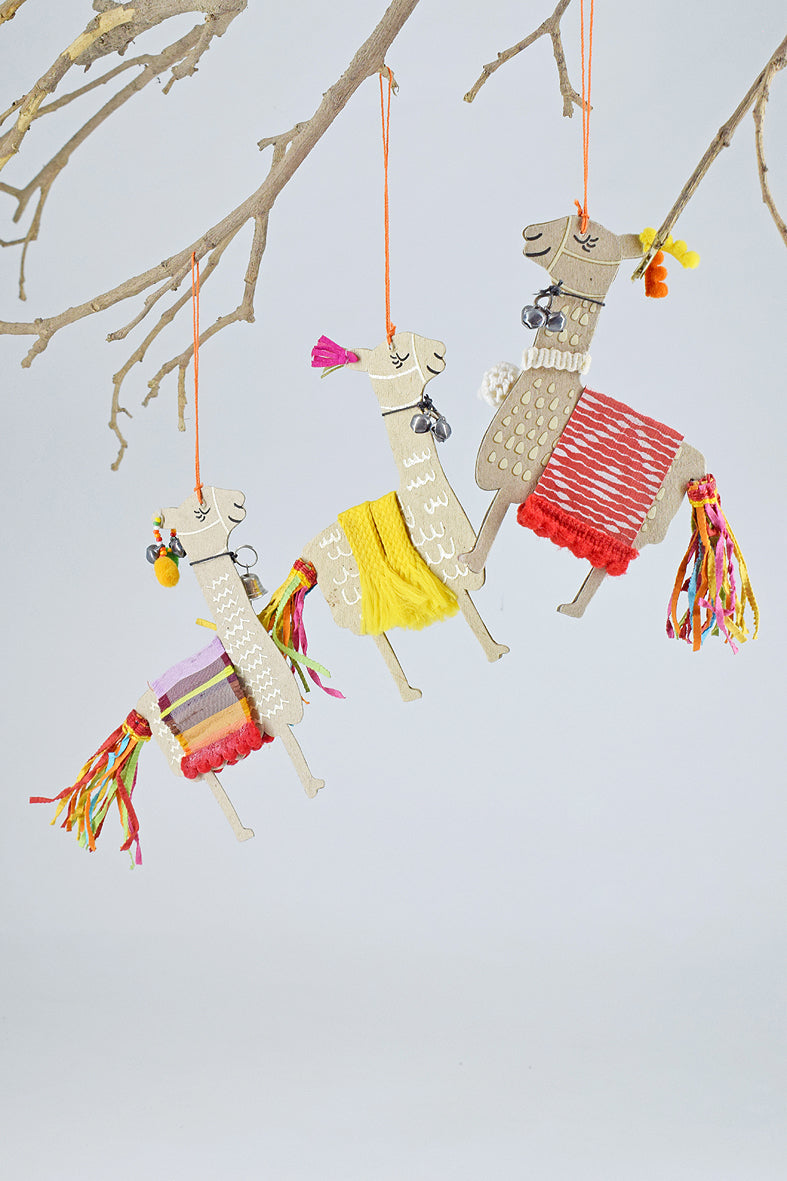 Ornament Paper Lama Handmade Paper Christmas Wreath Online – Rickshaw ...
